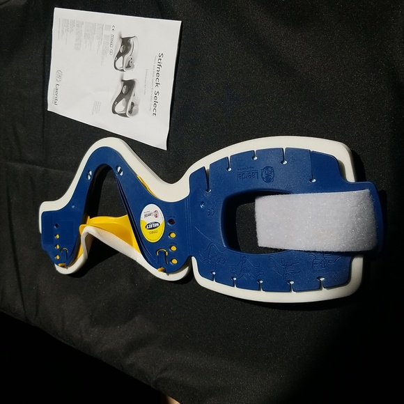 Laerdal Medical | Other | Stifneck Select Neck Brace | Poshmark